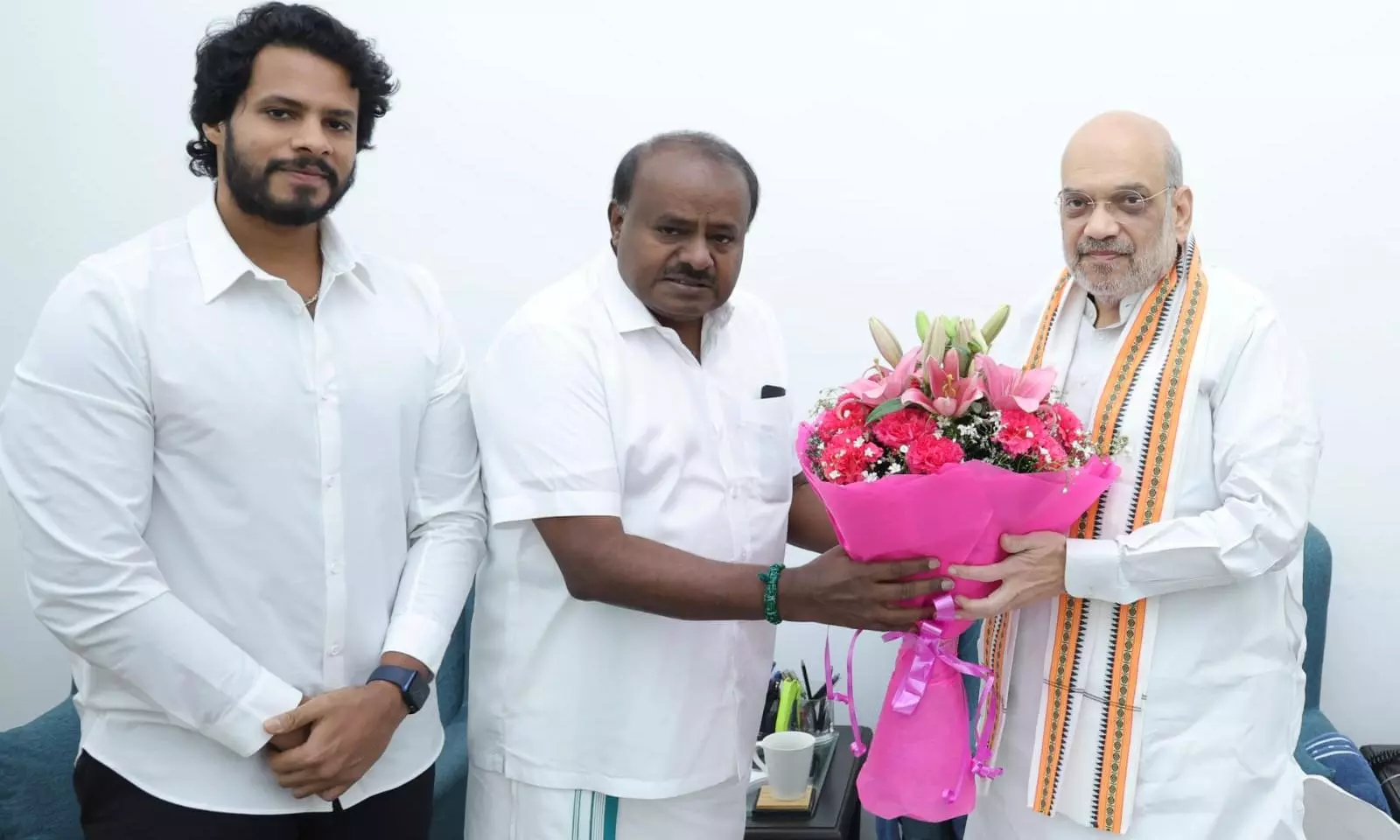 Two Bjp Mps Unwilling To Sacrifice Their Seats For Alliance Partner Jds