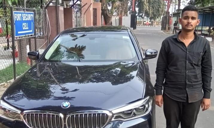 Fake Army Officer Held at Fort William Entry