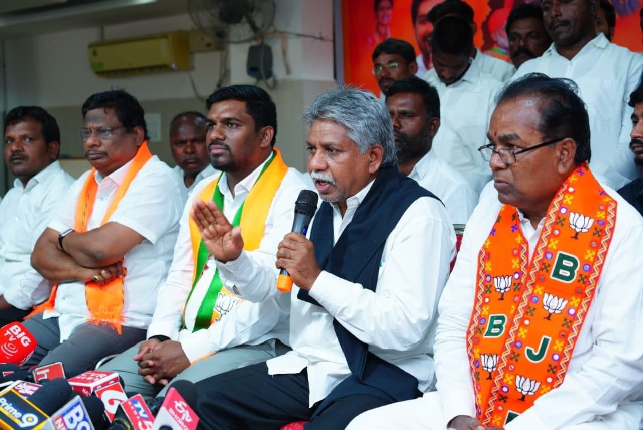 Parties Reach Out to Caste Associations Ahead of Lok Sabha Elections