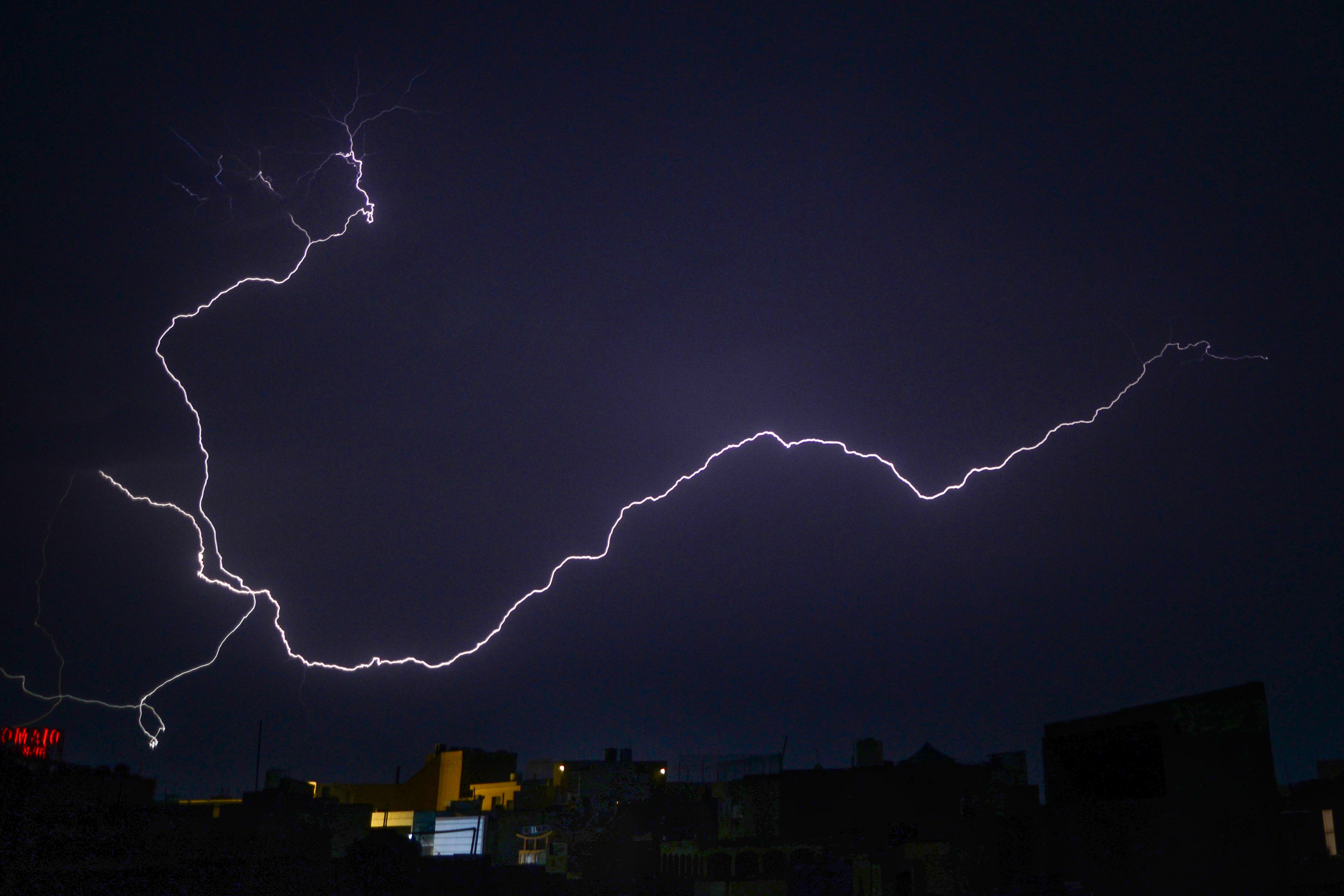Thunderstorm, gusty winds likely in many areas of Telangana for next 24 ...