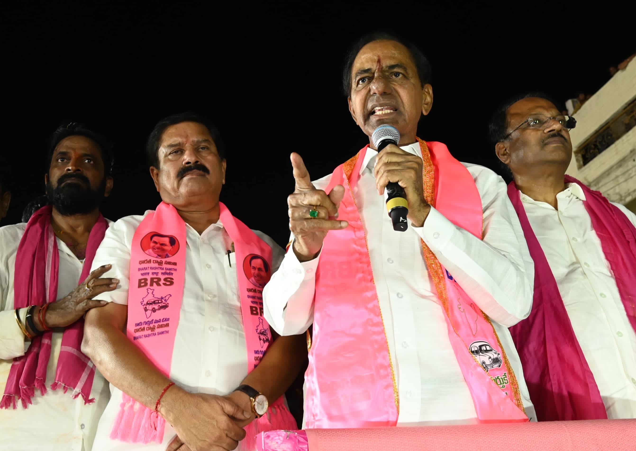 Congress May Stop Rythu Bandhu, Rythu Bima: KCR
