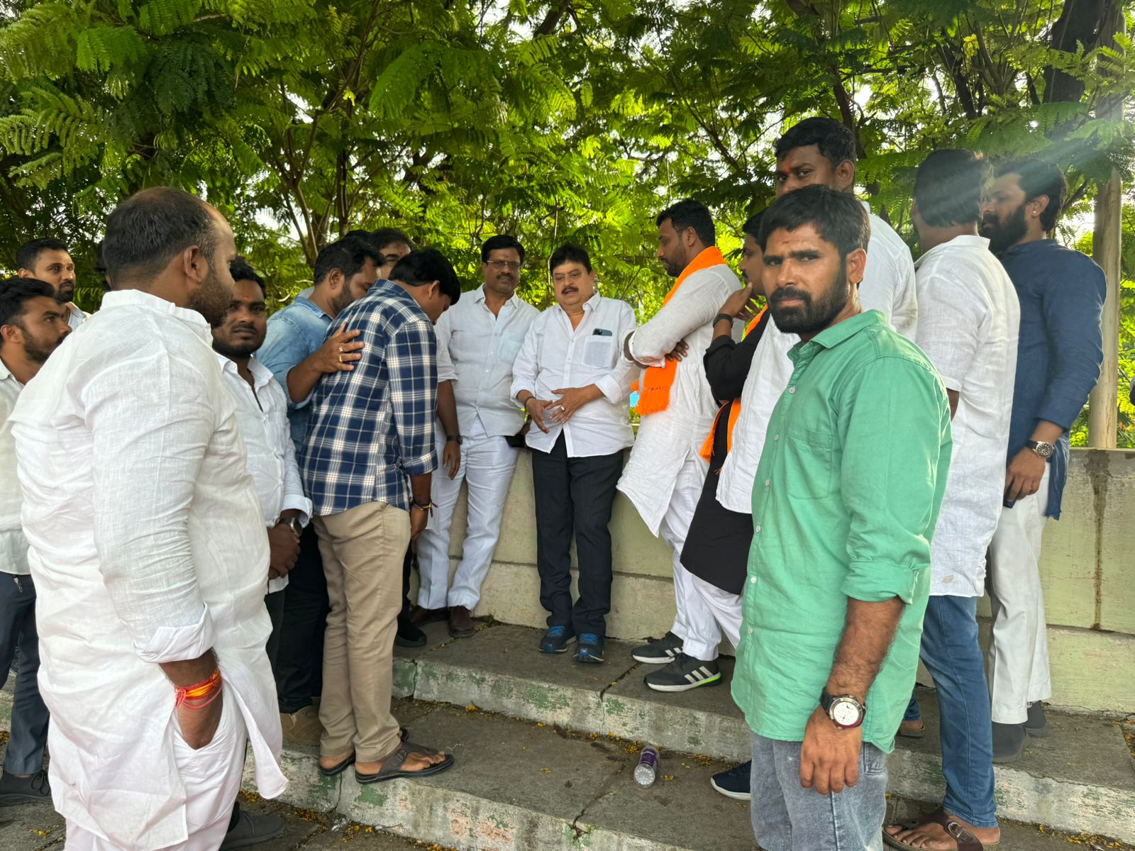 BJYM seeks job calendar, Reddy condemns lathi-charge