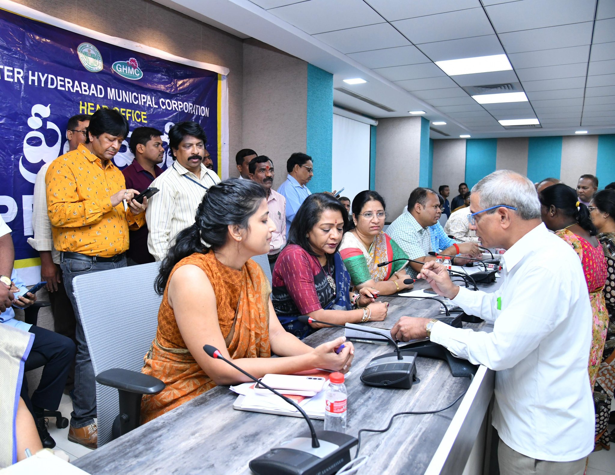 Amrapali Kata is the new GHMC Commissioner