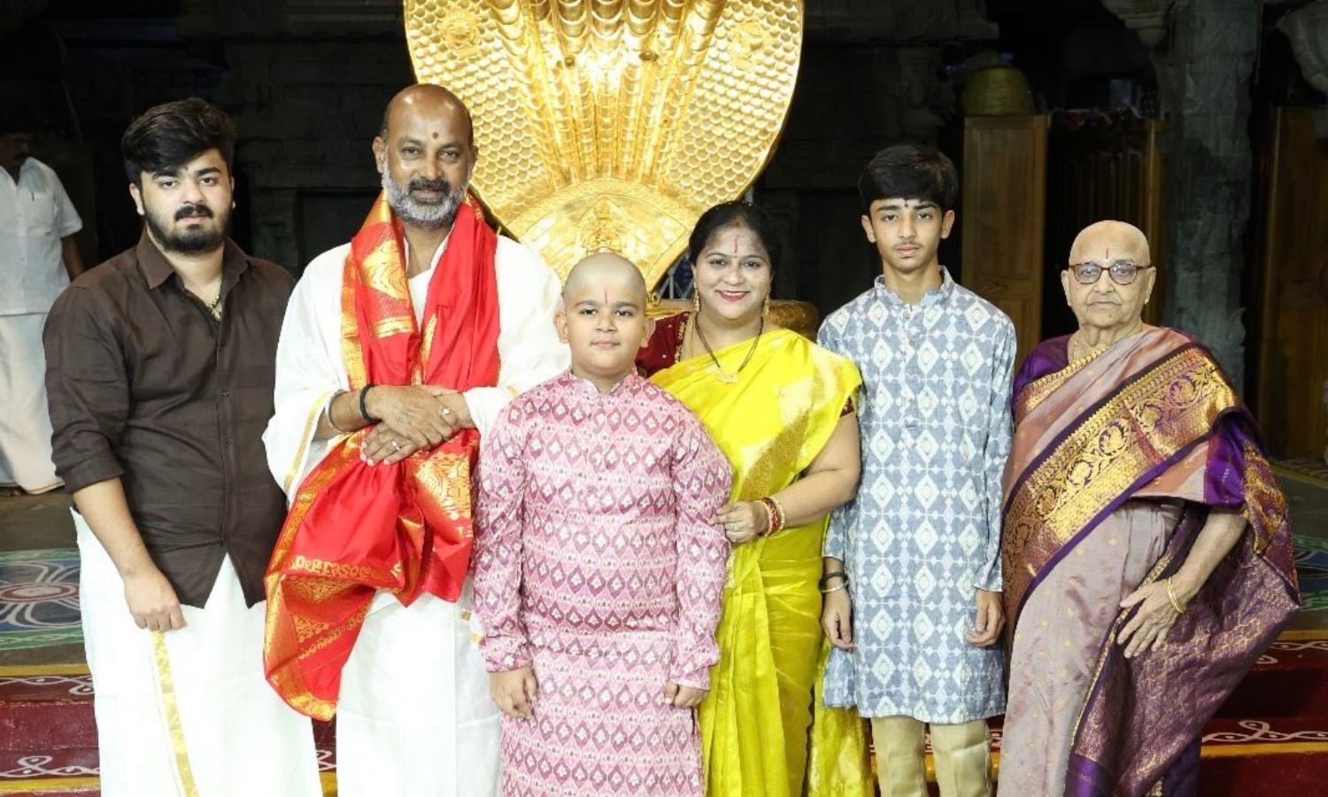 Revanth sends bouquet, wishes long life to Bandi on birthday