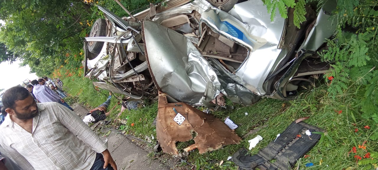 Hyderabad: 2 Killed After Speeding Innova Collides With Private Bus