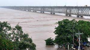 Andhra Pradesh: 300 Villages in ASR district Marooned as Sabari River ...
