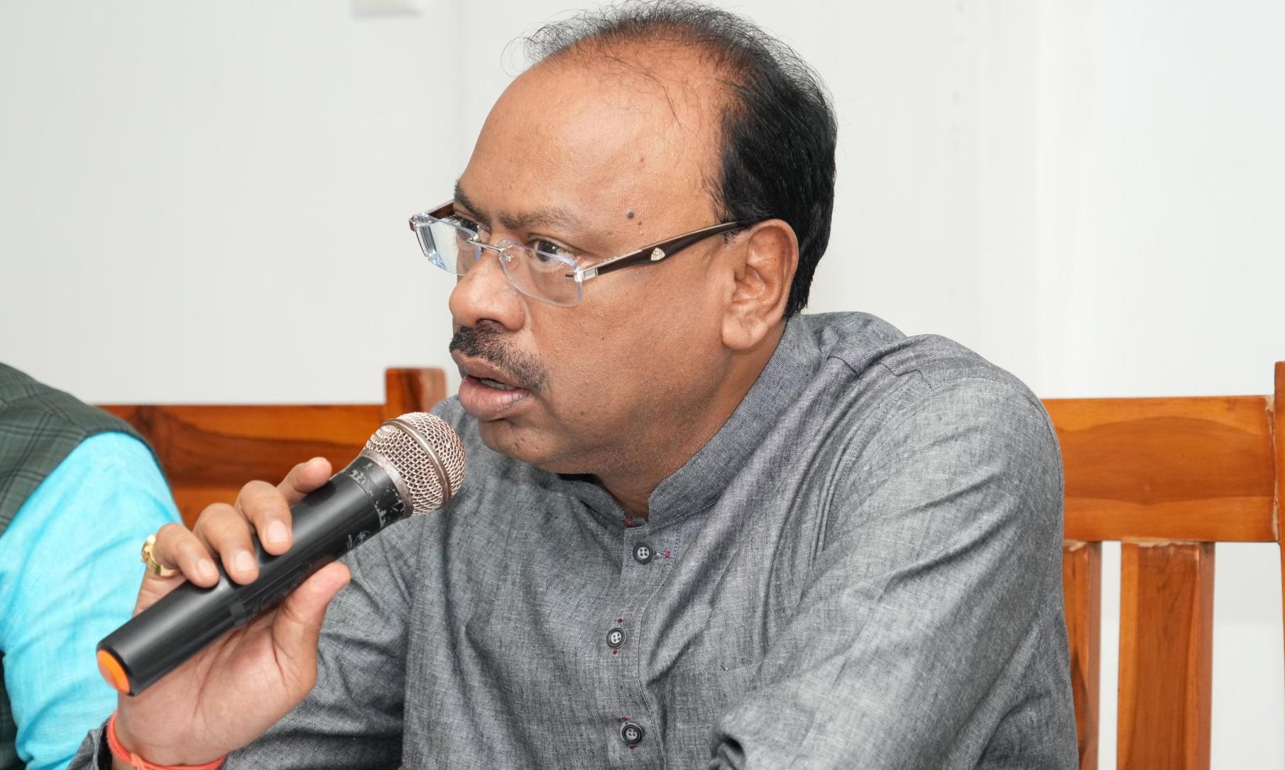 BJP Leader Chandrashekhar Bawankule Blames Sharad Pawar for Instigating ...