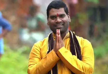 Bithiri Sathi apologises after religious outfits hit out at video