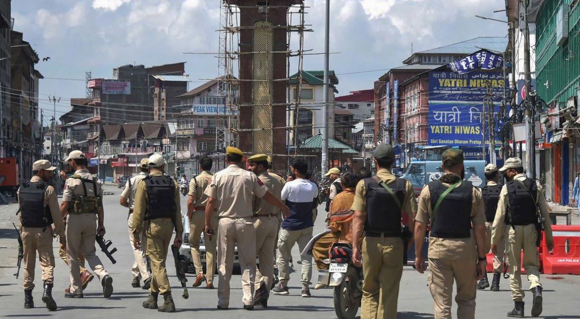 J&K Orders Massive Reshuffle in Admin, Police Hours Before Poll ...