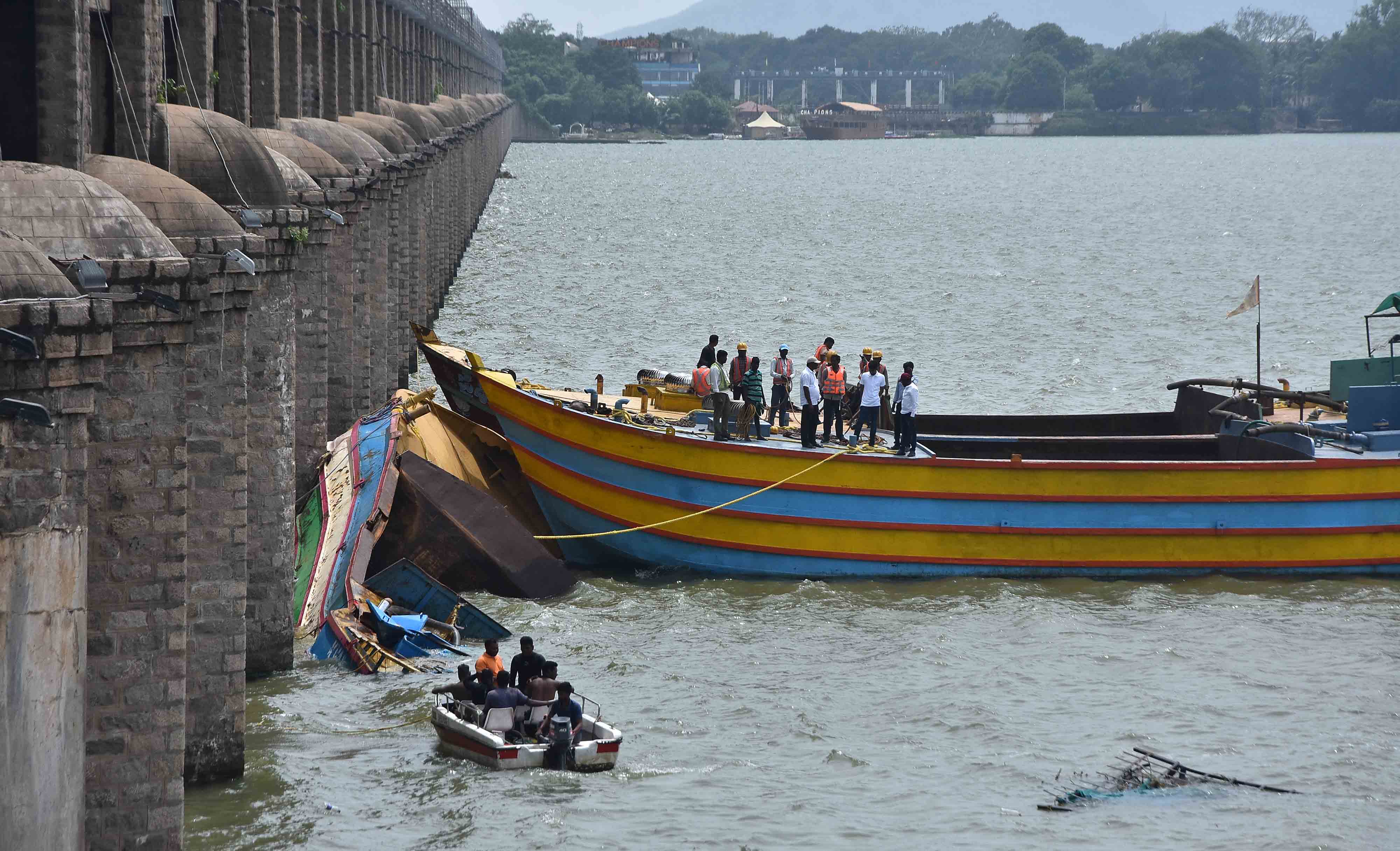 Fresh tactic to salvage stranded boats from Krishna River near Prakasam ...