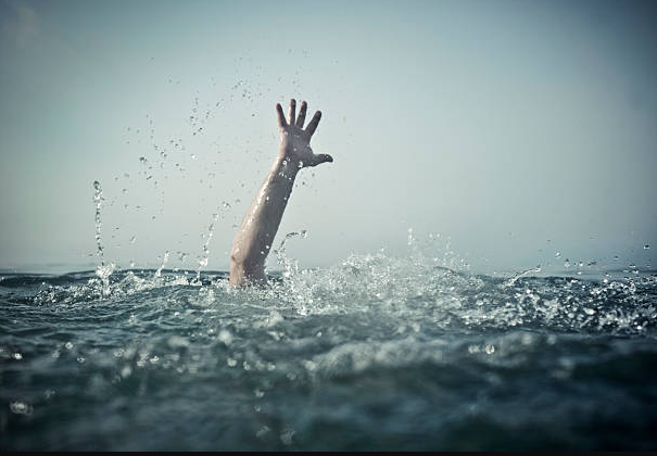 Andhra Pradesh : Four drown After Fishing Boat Capsizes In Palnadu district