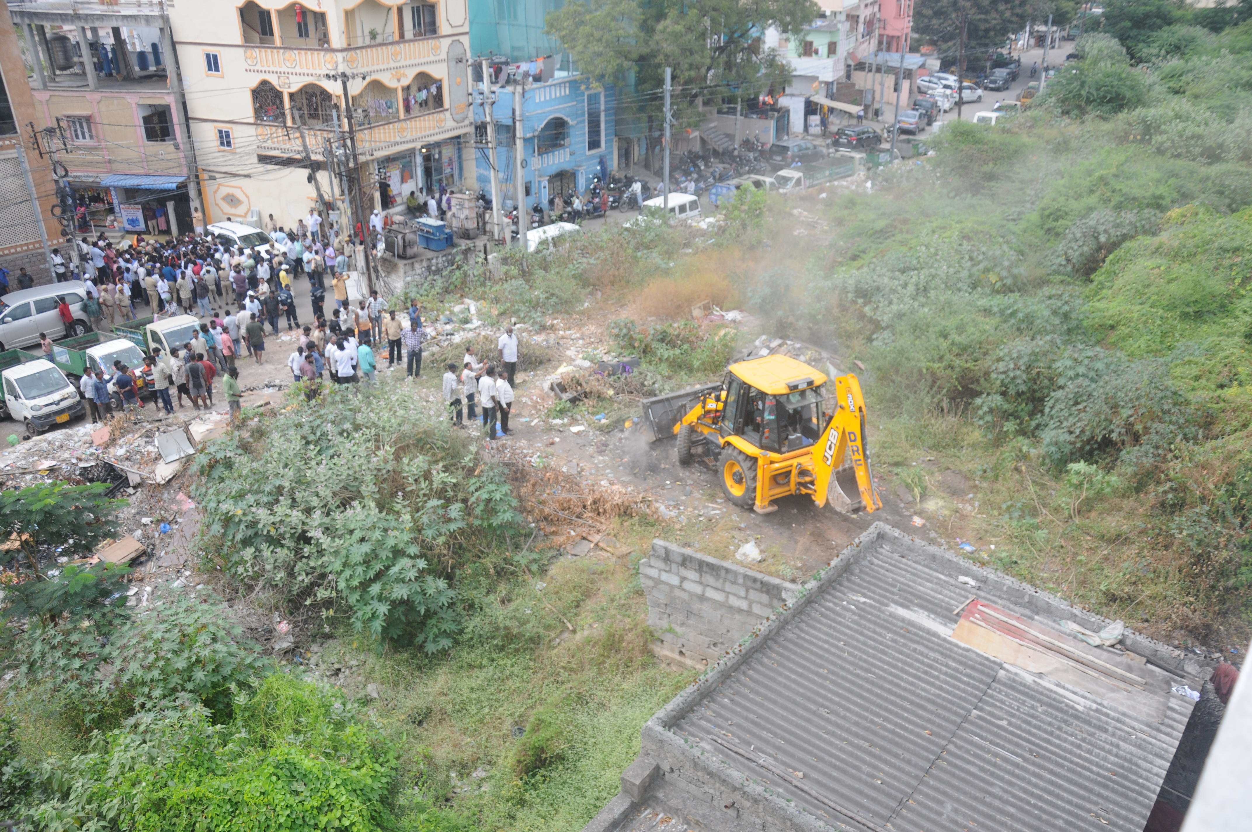 Rejuvenation of Amberpet Bathukamma Kunta takes off