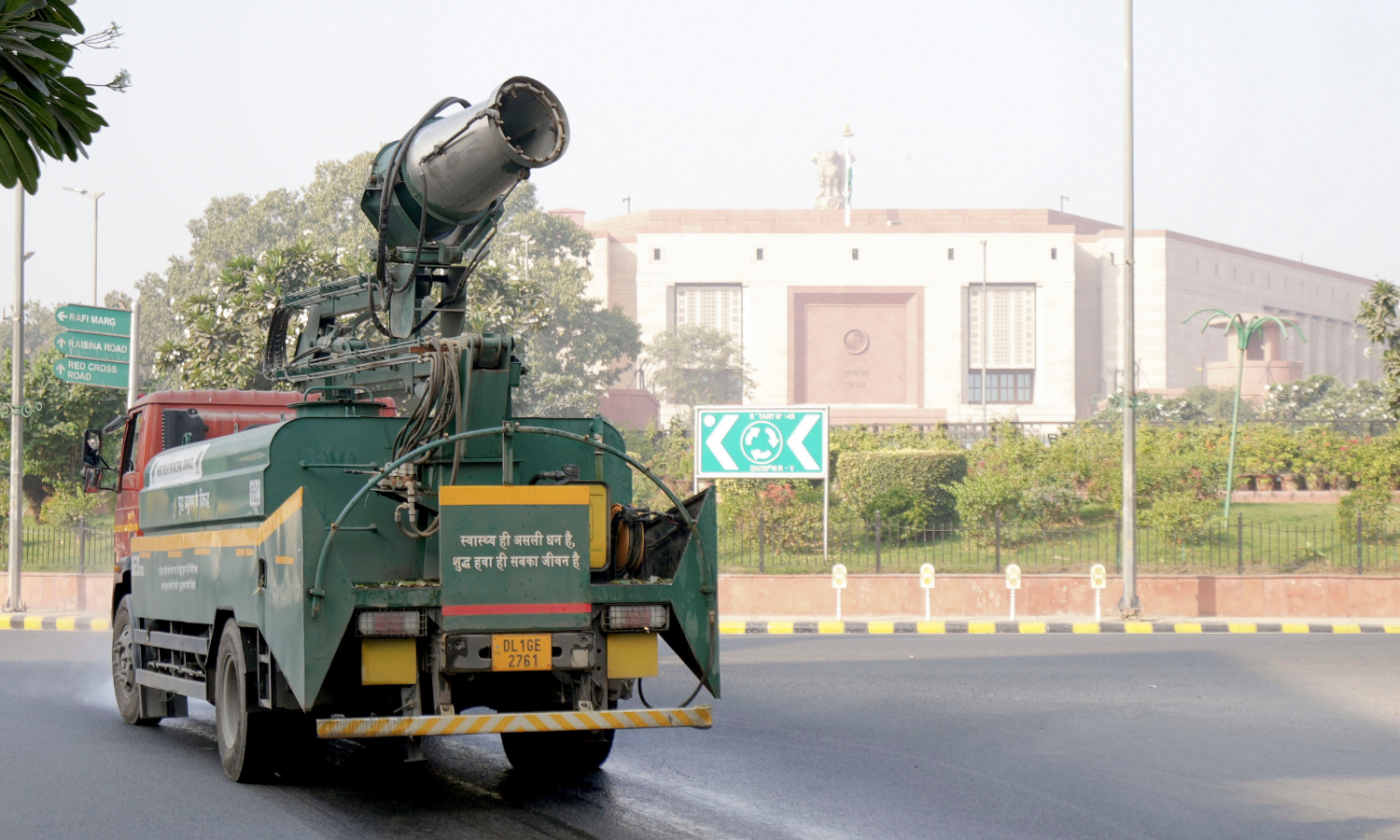 Delhi's air quality deteriorates, AQI in very poor category
