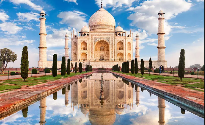 No tree felling within 5 km of Taj Mahal without our nod: SC