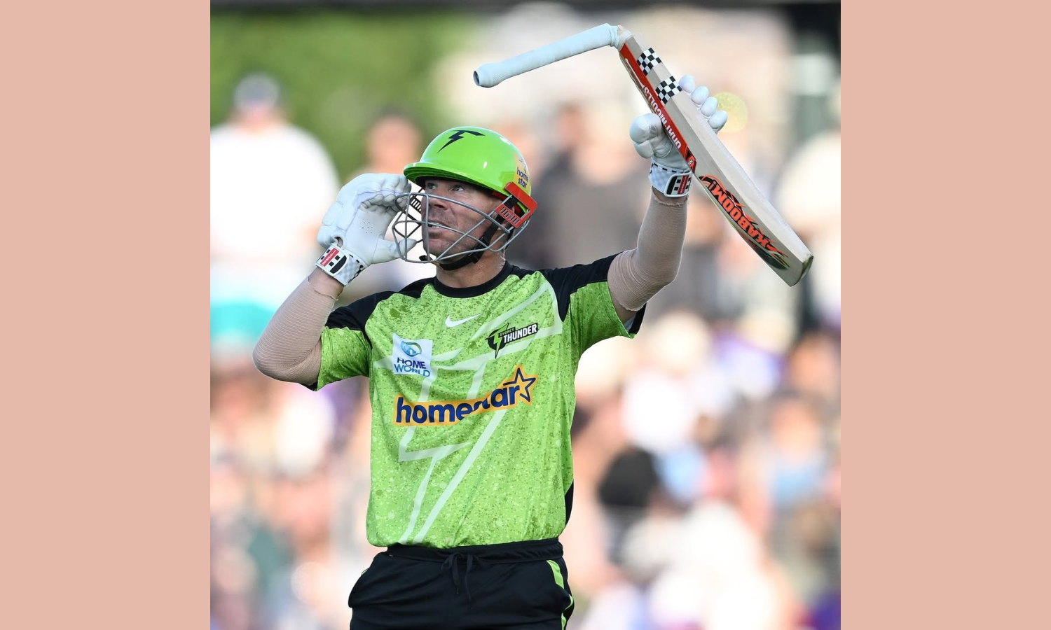 Watch: Warner escapes injury as bat breaks dramatically during Big Bash ...