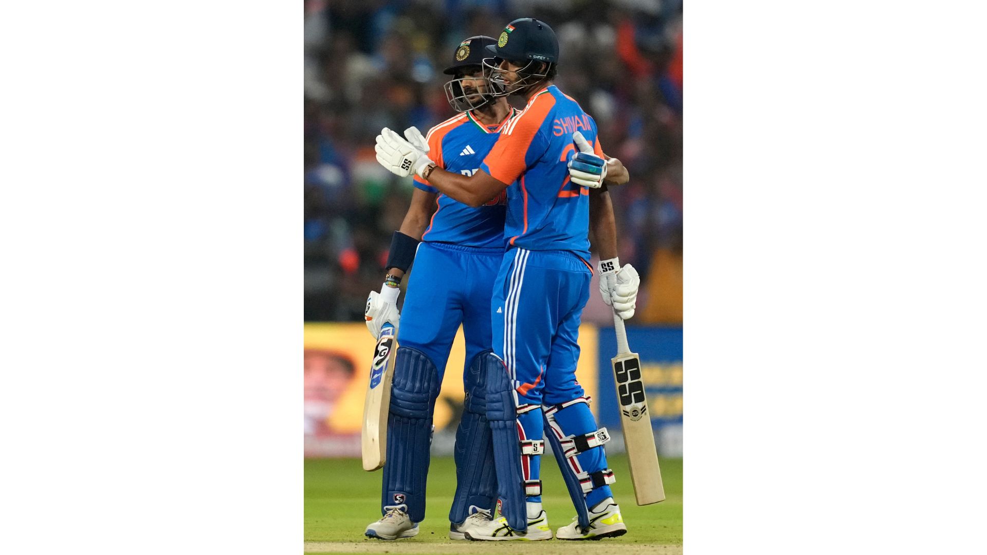 India set 182 target for England in 4th T20I