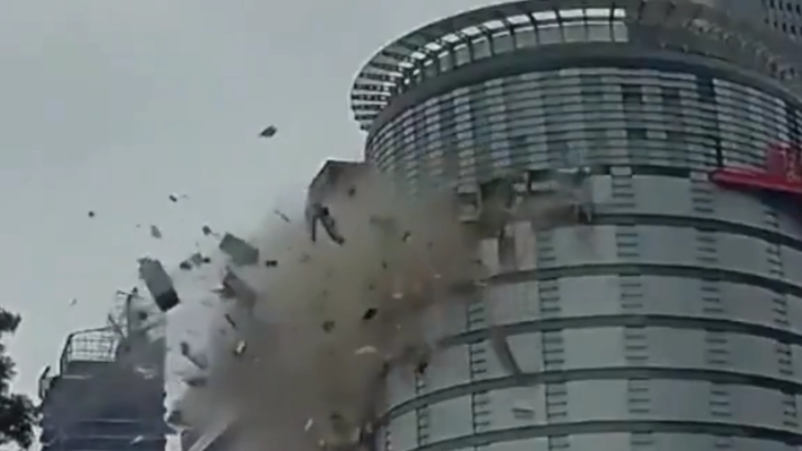 Taiwan Department Store Explosion Kills One, Injures 10