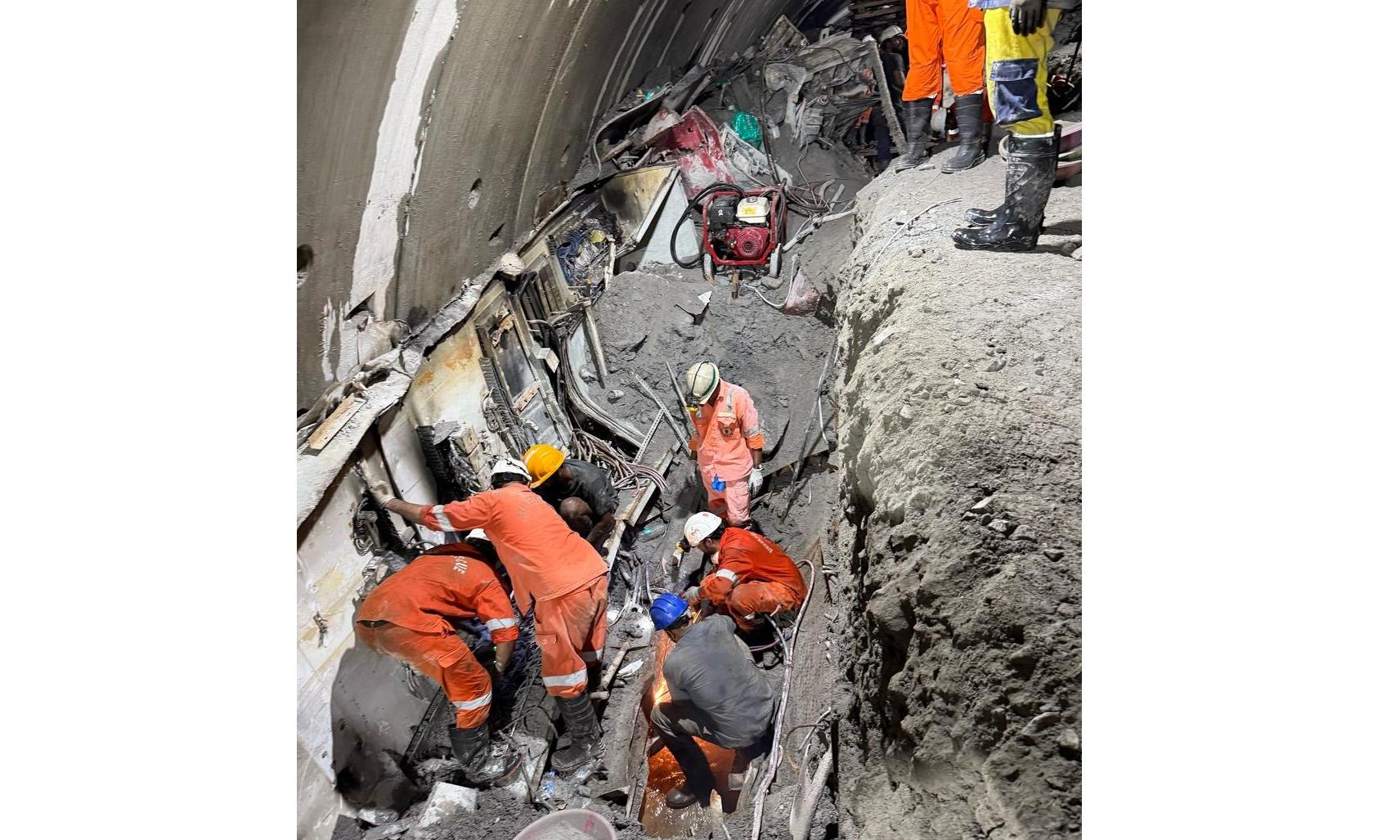 Rescuers Plan Sideways Search, Hope for Faster Results