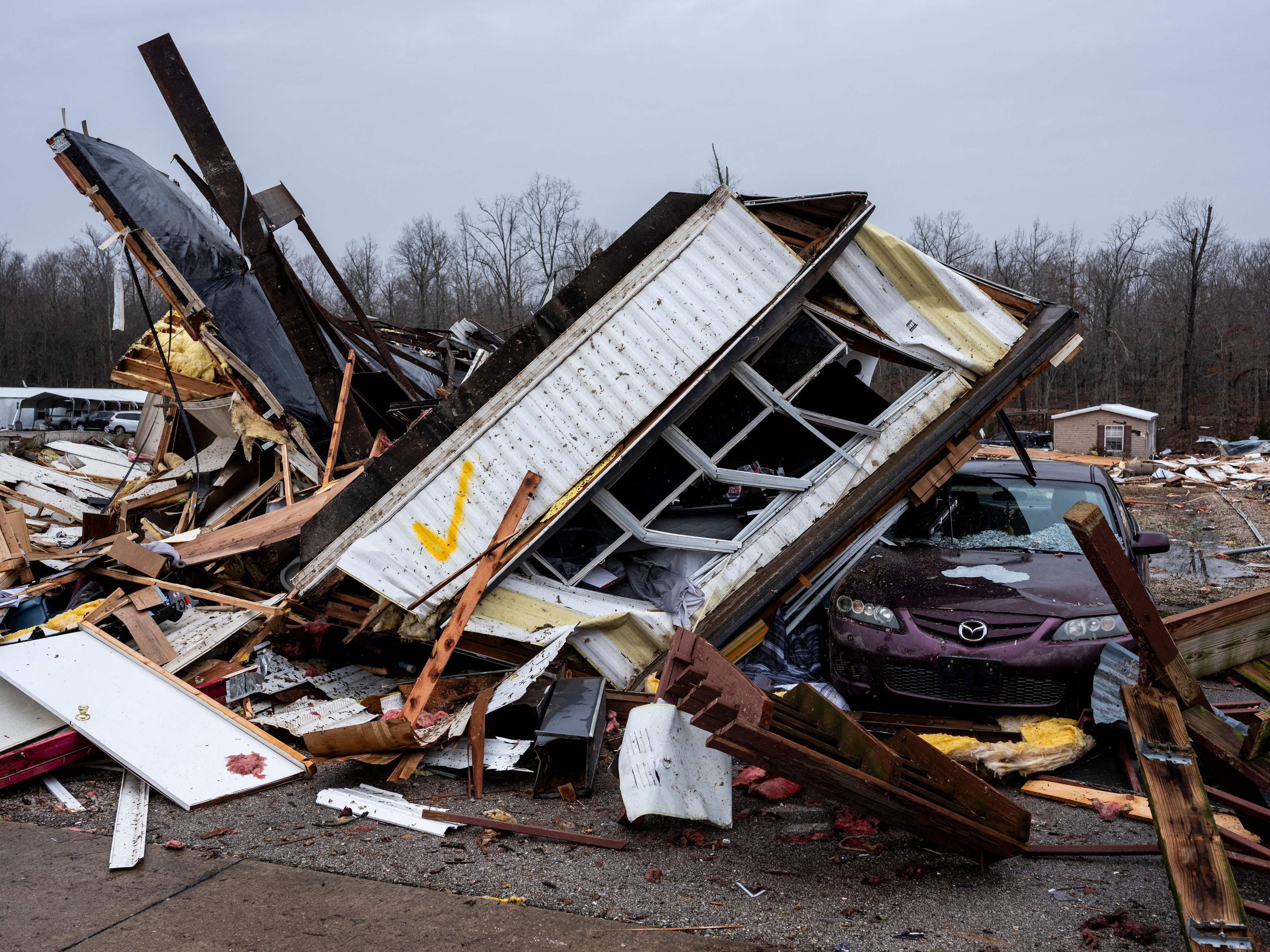 At least 33 dead as tornadoes ravage central US
