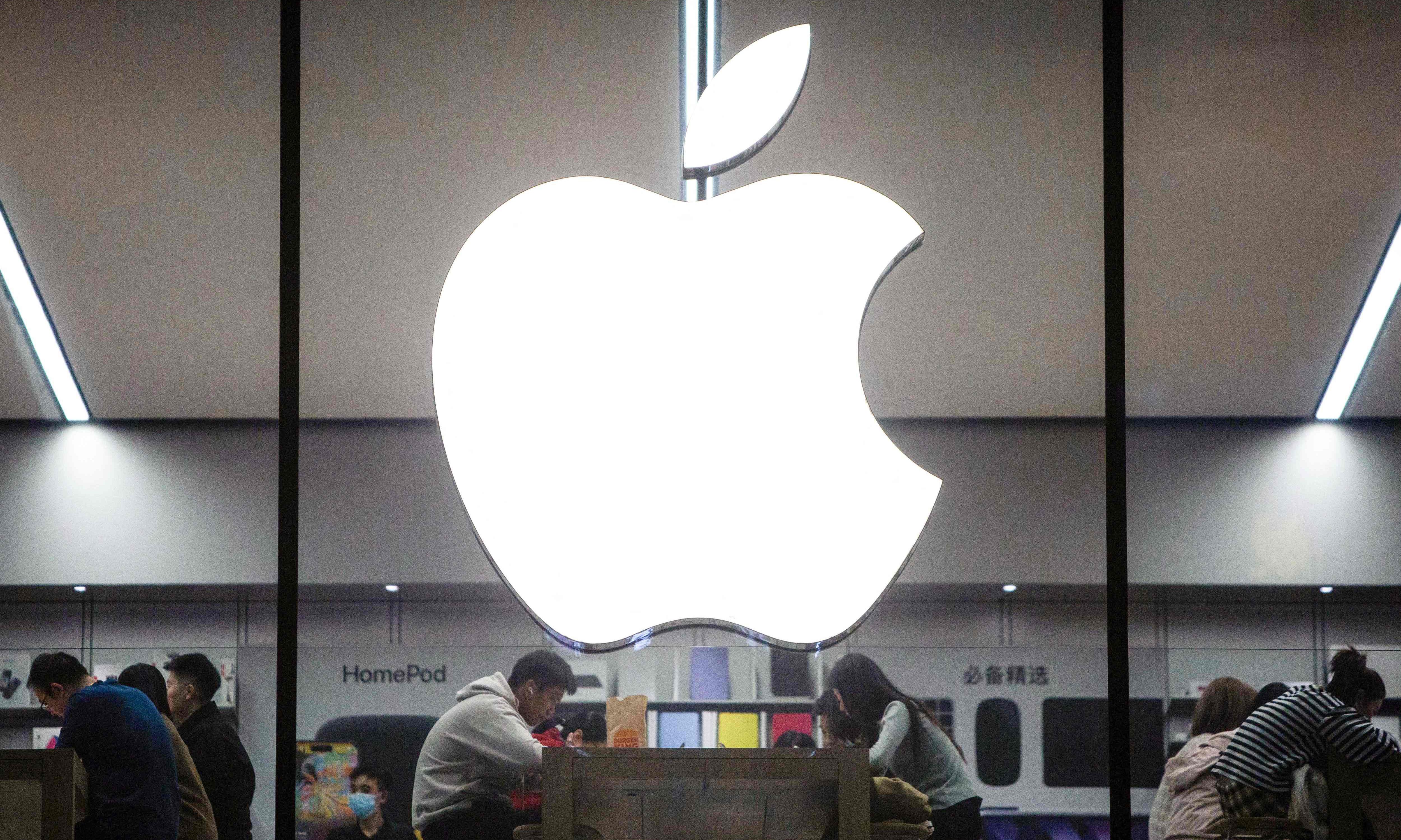 Apple Takes Top Spot For Global Smartphone Sales in First Quarter