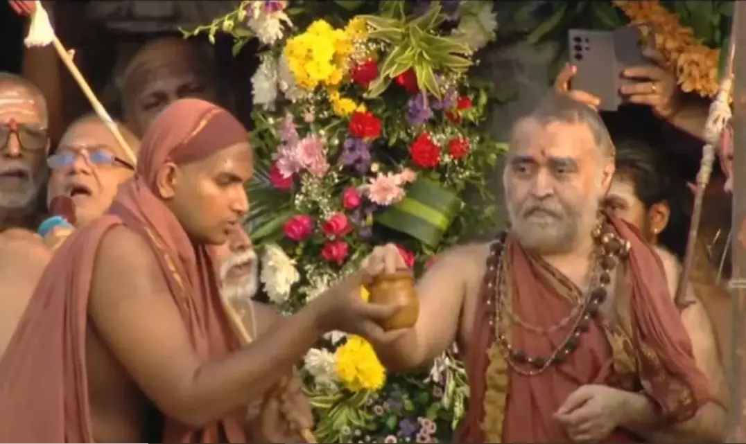 Satya Chandrashekarendra Saraswathi Anointed 71st Shankaracharya of Kanchi Kamakoti Peetam