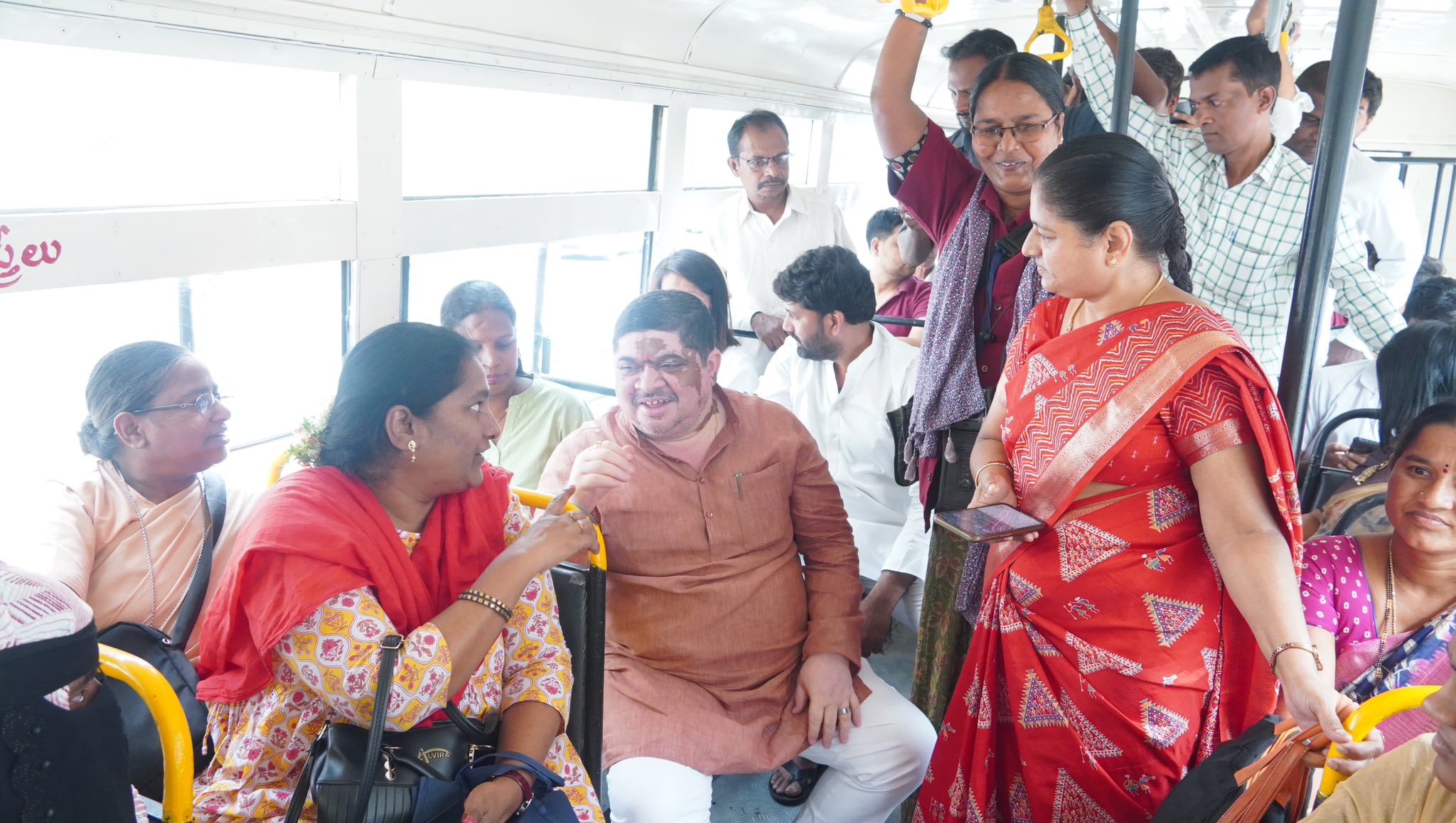 Ponnam Asks Passengers About RTC Experience