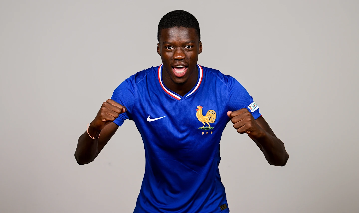 Chelsea Signs French Defender Sarr From Strasbourg