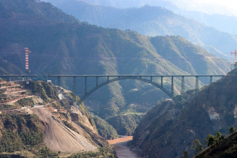 The Chenab Rail Bridge: India’s Engineering Marvel Soaring Above the Himalayas