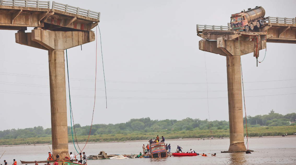 Gujarat bridge collapse toll rises to 17