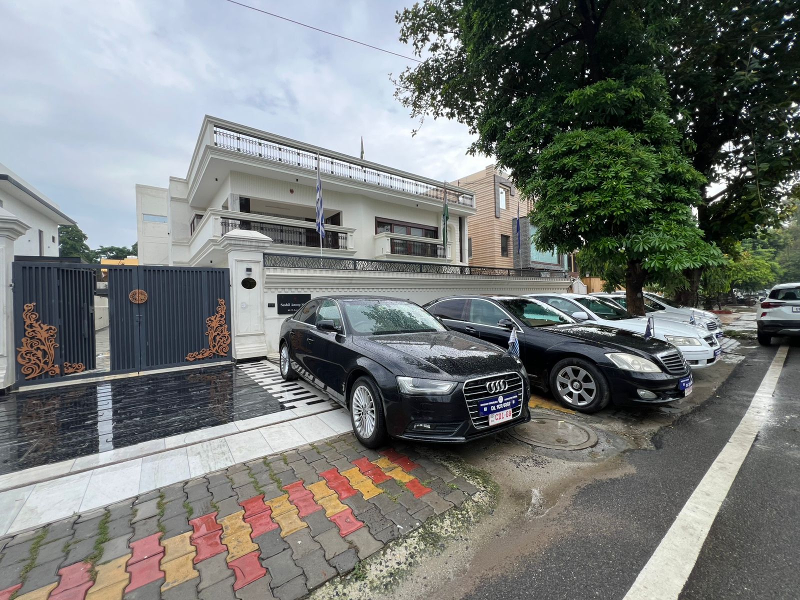 Fake Embassy Busted in Ghaziabad, Man Running 'West Arctica' Consulate Held