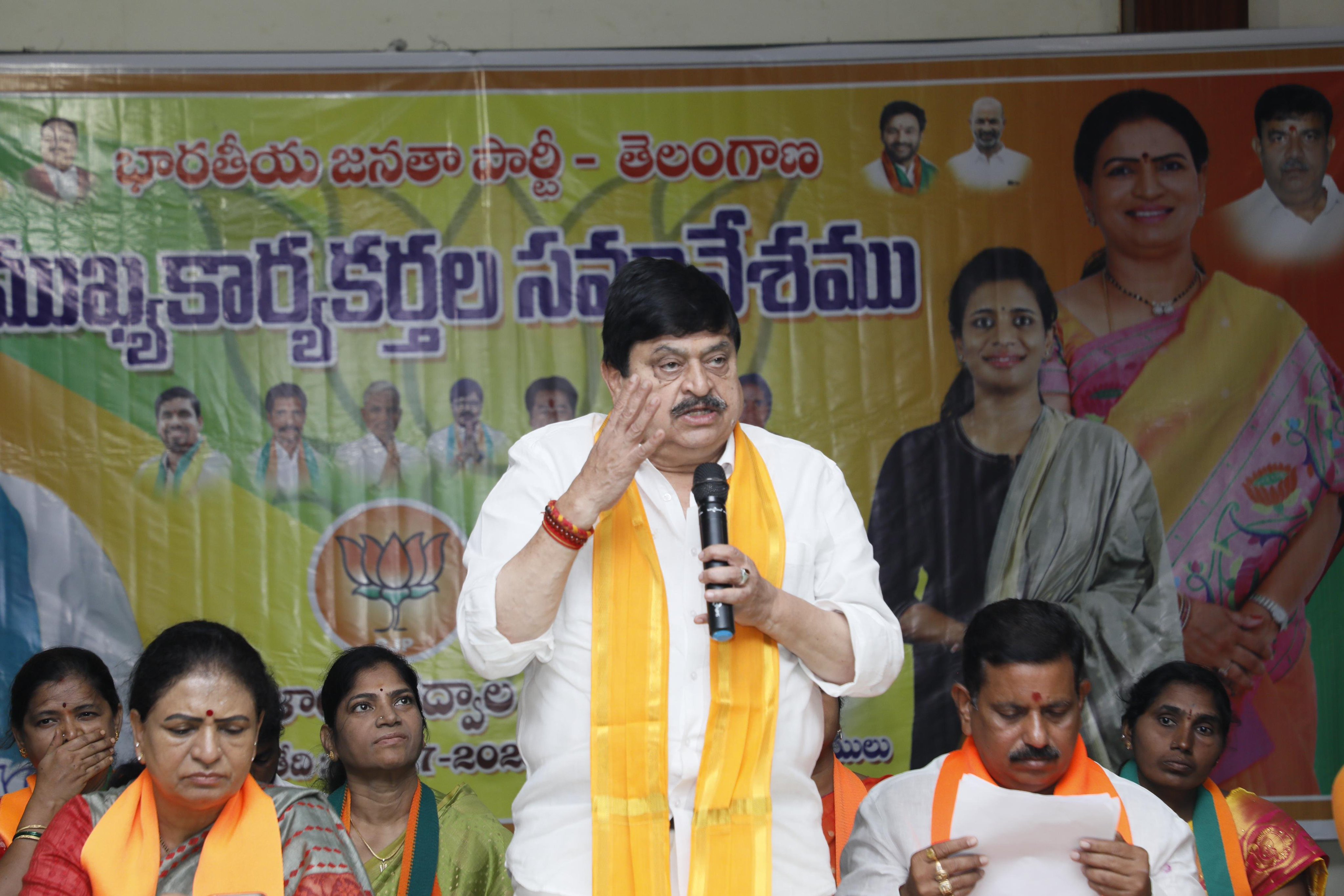 Ramchander Dares Tummala over Artificial Urea Shortage amid Farmer Distress