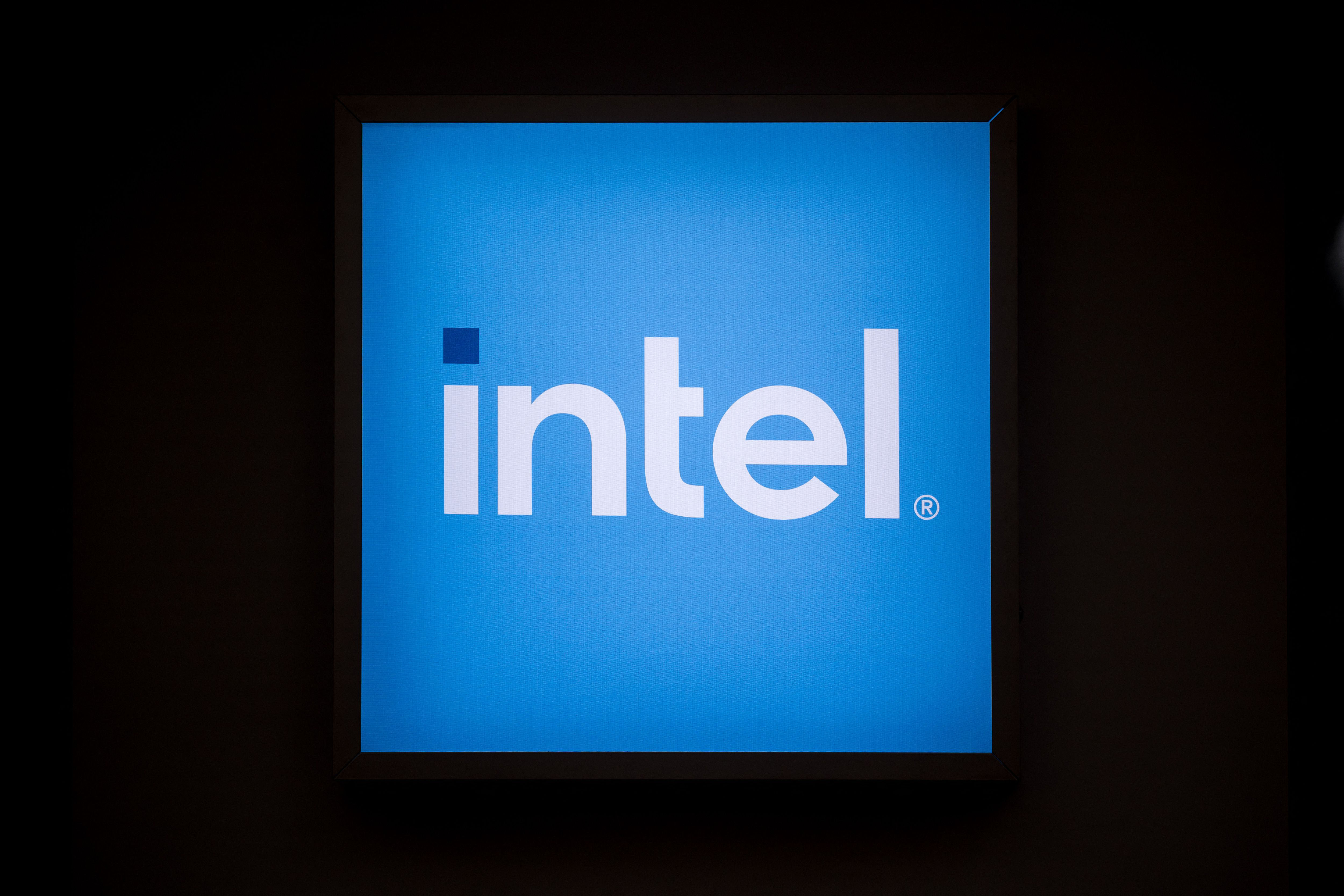 Intel Amends CHIPS Act Deal With US Commerce Department, Gets $5.7 ...