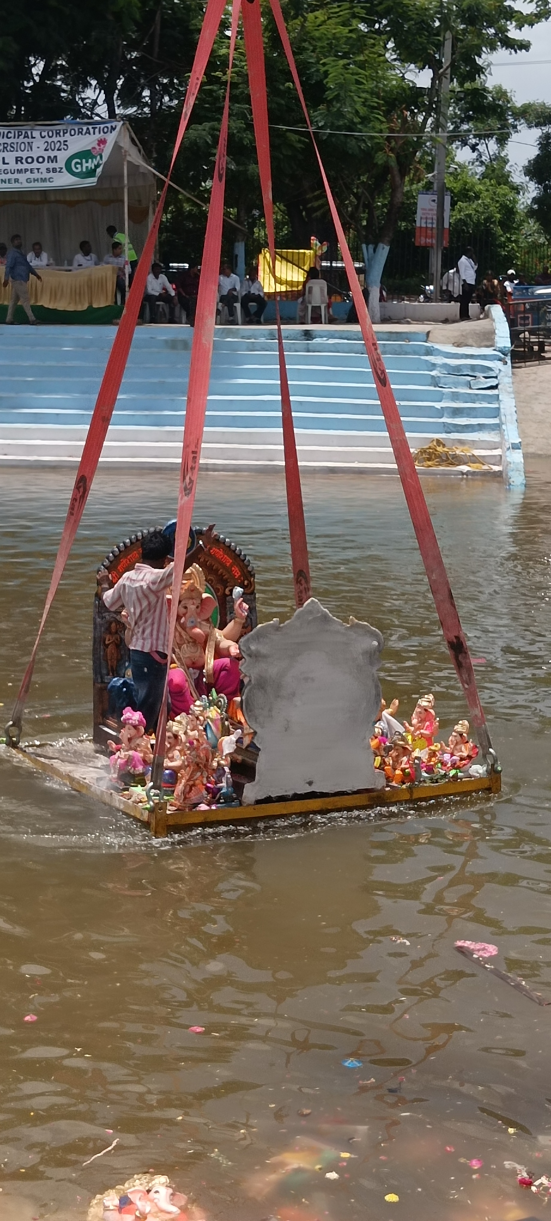 Artificial Ponds Ease Immersion Rush