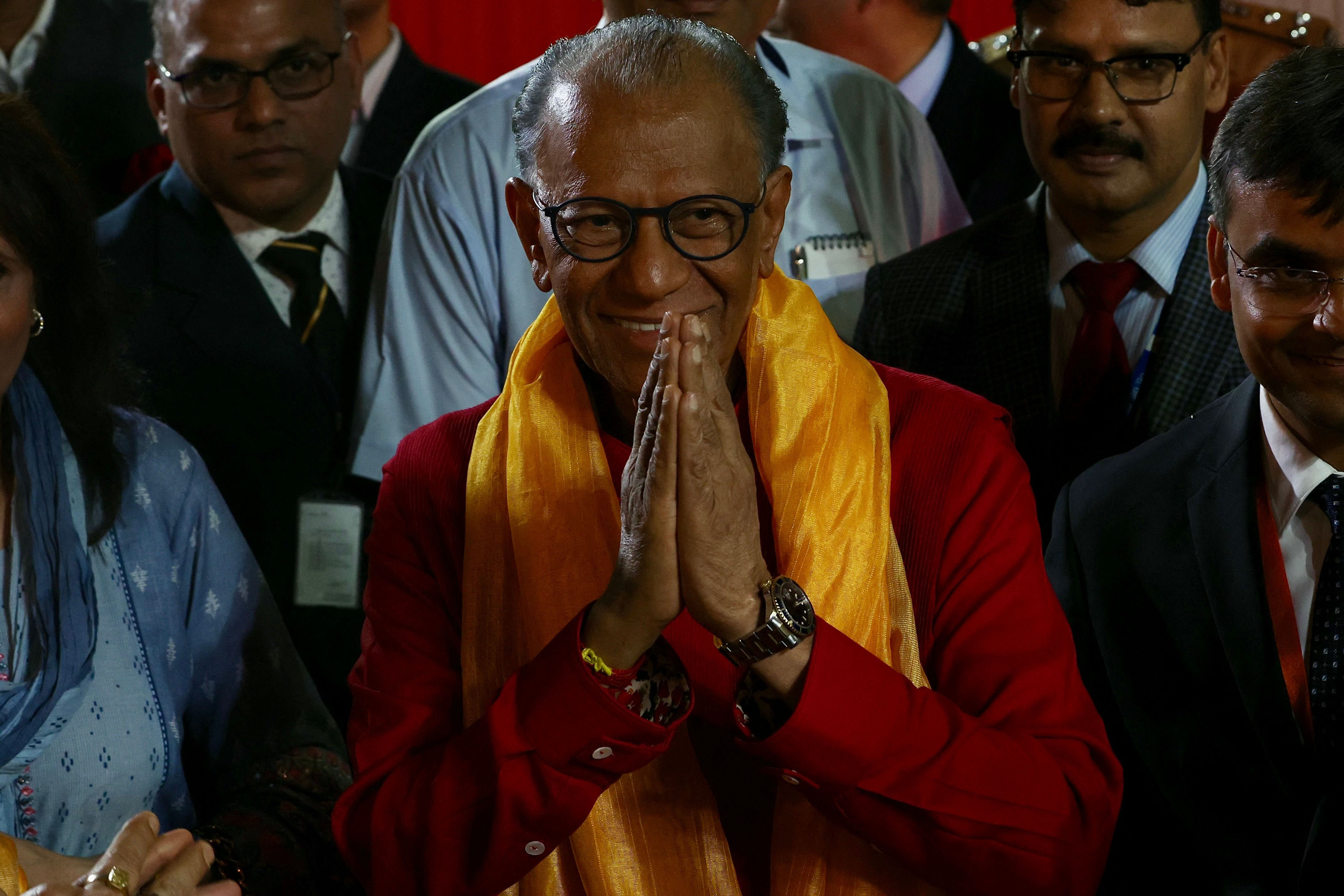 Mauritius PM Ramgoolam Visits Kashi Vishwanath Temple