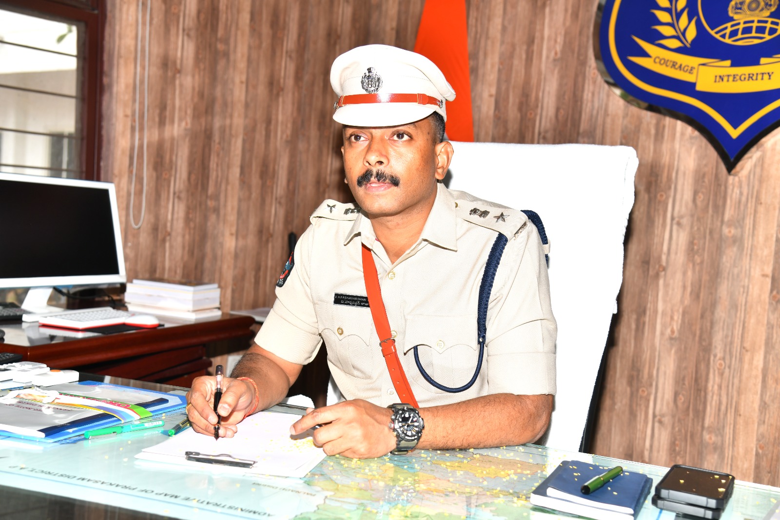 Harshavardhan Raju Takes Charge As Prakasam SP; Damodar Receives Grand ...