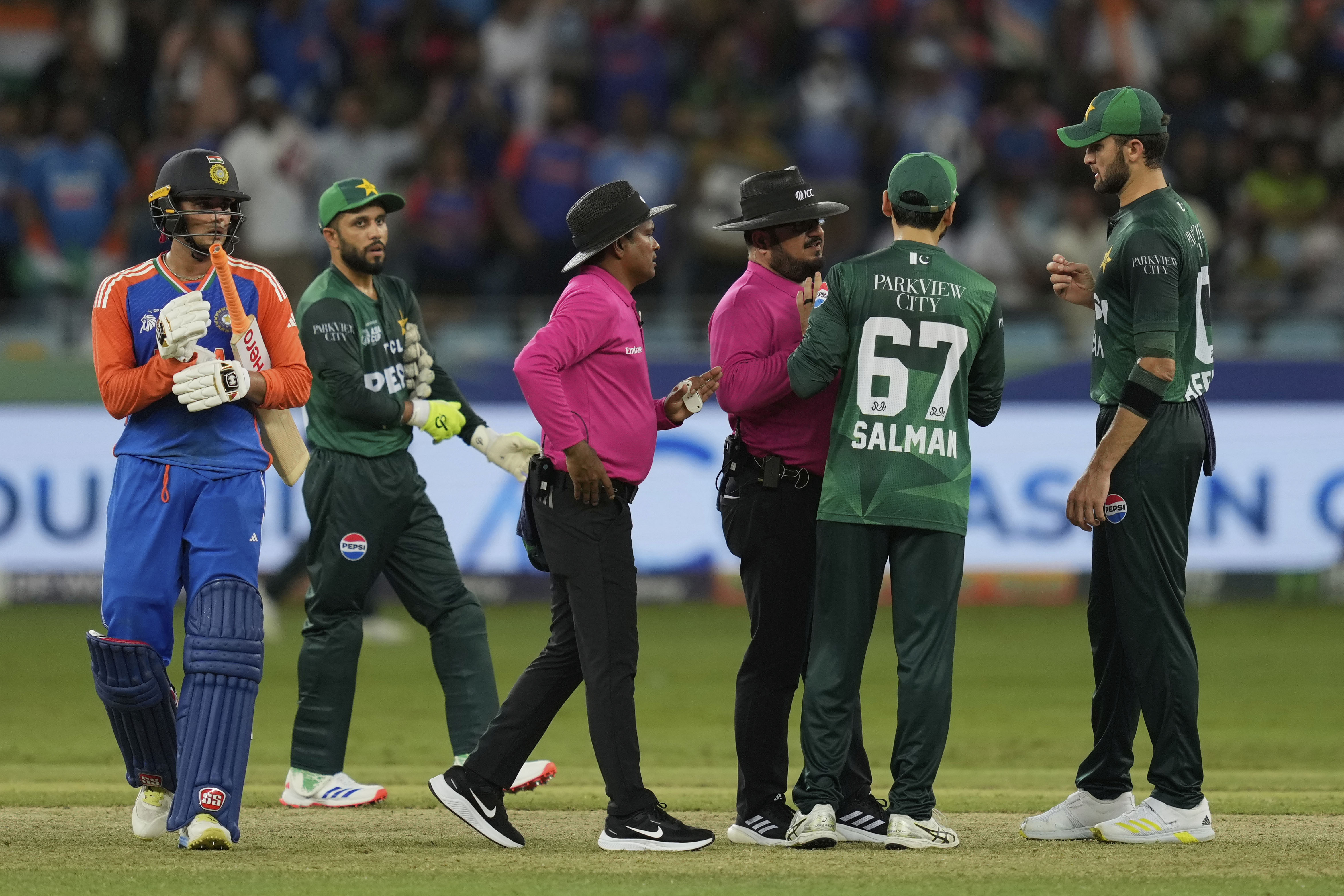 India Again Refuse Handshake with Pakistan at Asia Cup