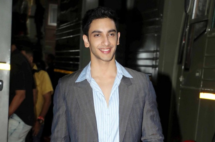 Rajesh-Dimple’s Granddaughter To Be Launched Opposite Vedang Raina