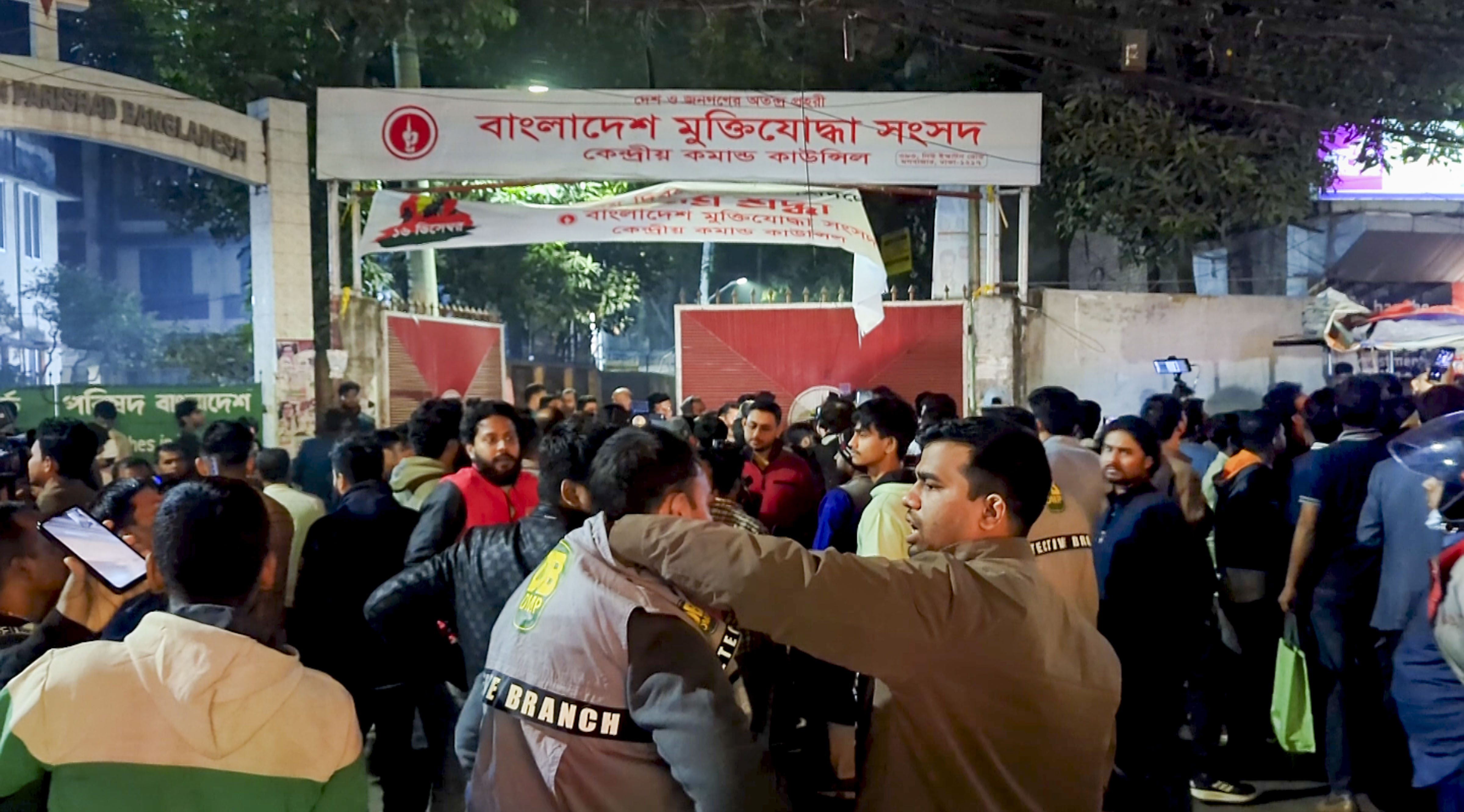 1 Killed in Crude Bomb Explosion in Bangladesh