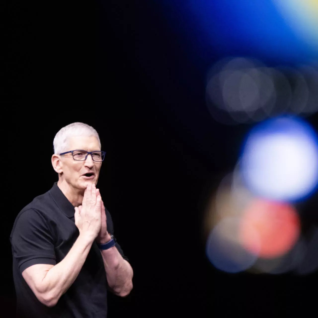 Apple's CEO Tim Cook Pens Down Heartfelt Thank You Note