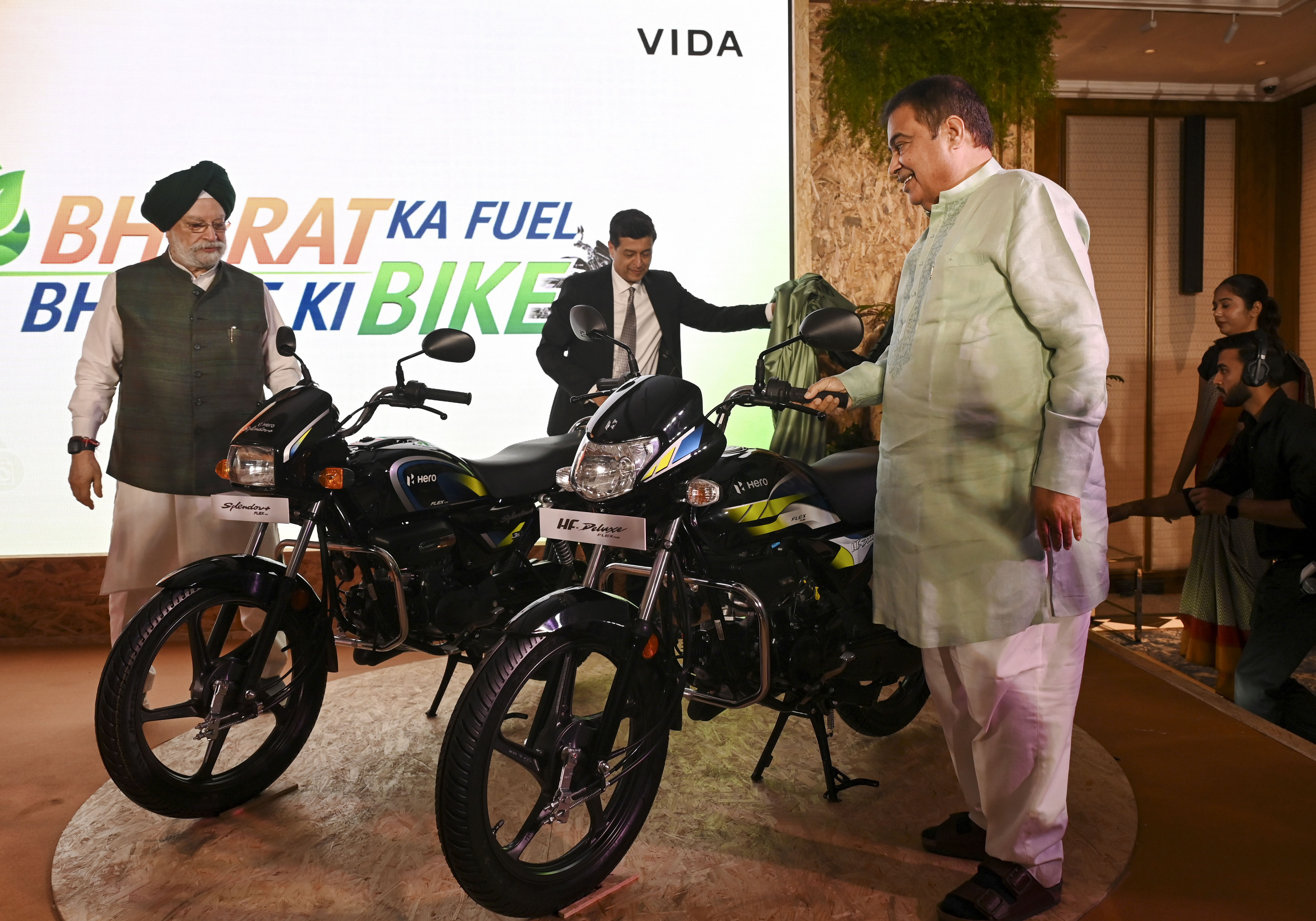 Hero MotoCorp Launches Splendor+ Flex-Fuel, HF Deluxe Flex-Fuel
