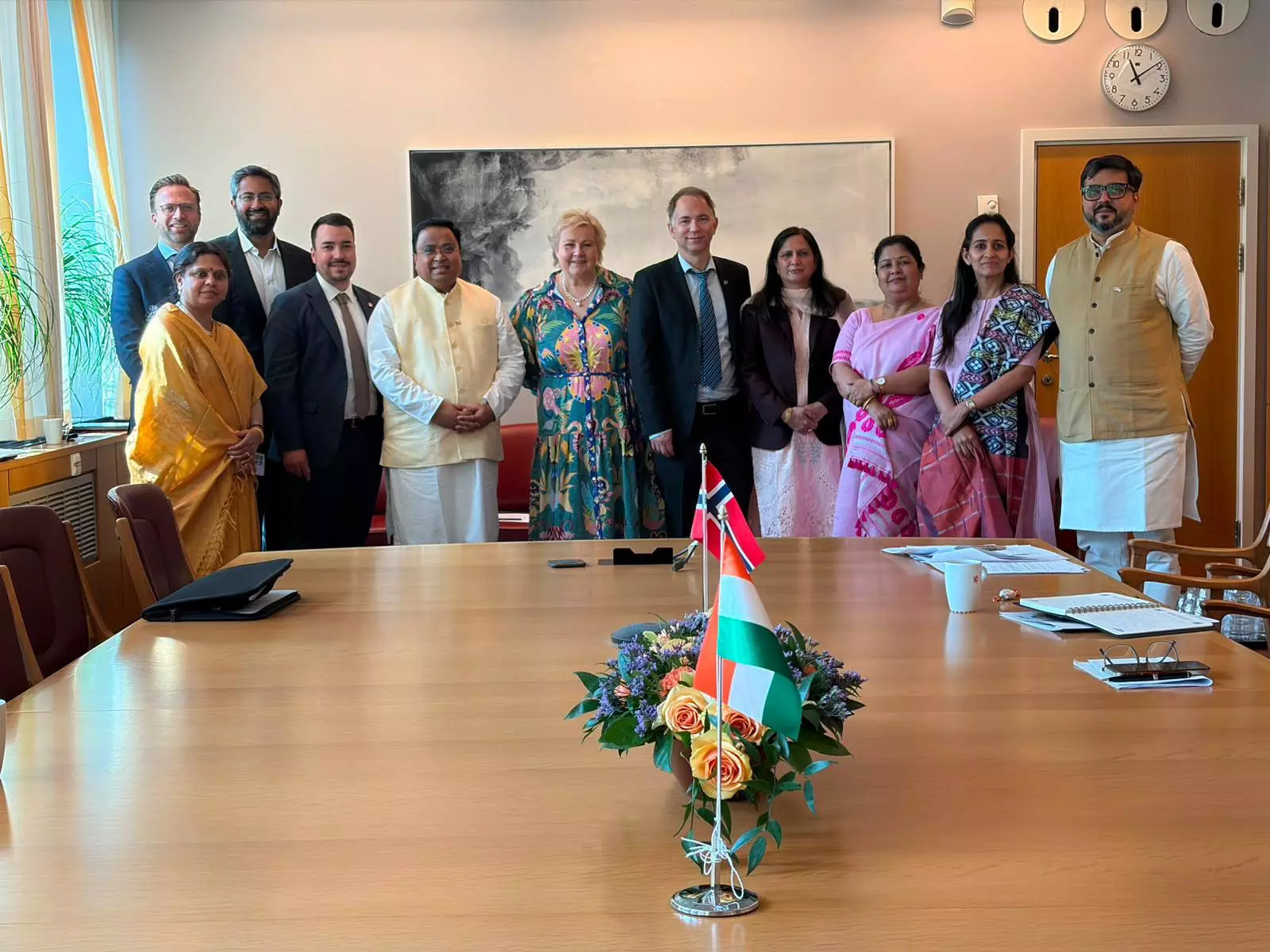 AP MPs Witness Norwegian Parliament Proceedings