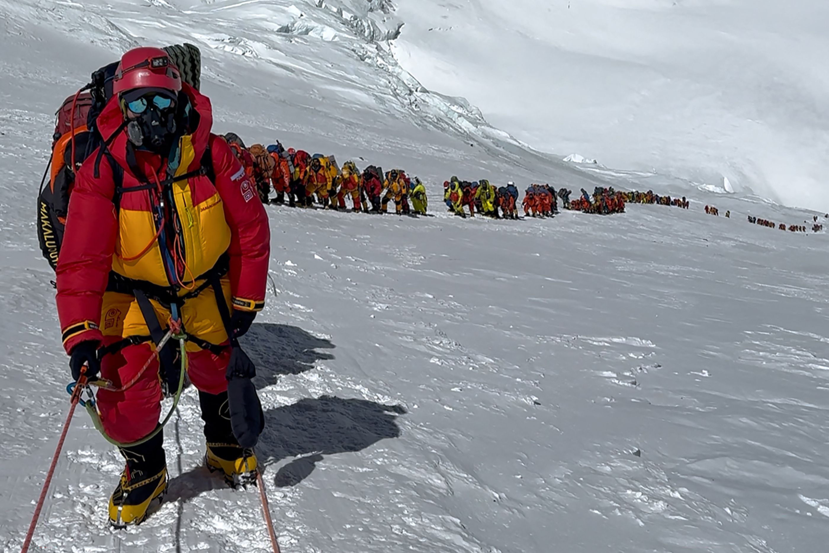 Sherpa Guide Missing for a Week on Mount Everest Rescued While Crawling ...